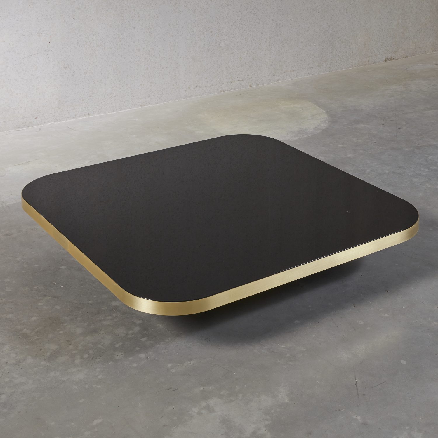 Bow table nr4 - Kasstoor | Sophisticated Amsterdam Living : Kasstoor ...
