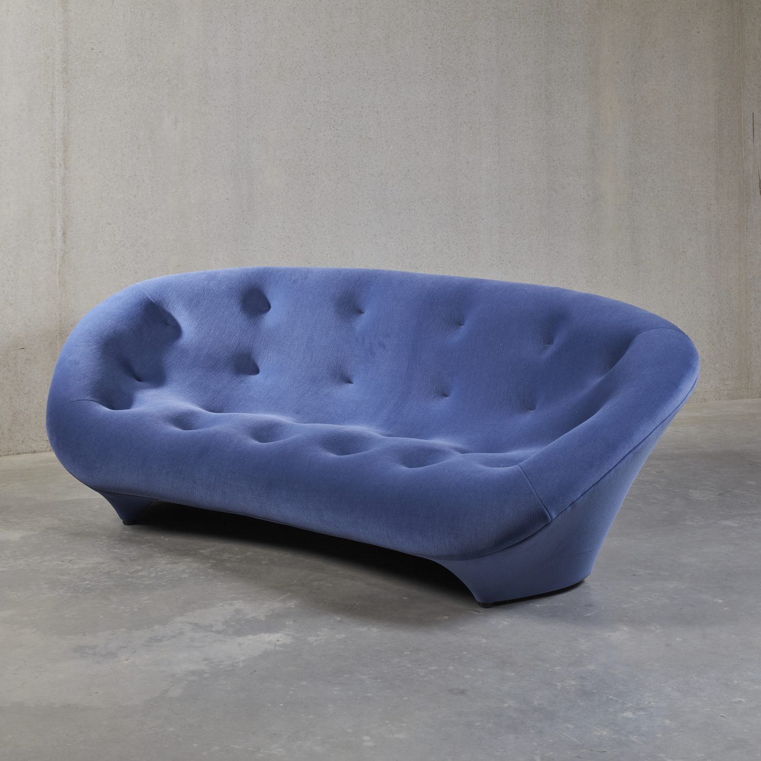 Ploum Sofa - Kasstoor | Sophisticated Amsterdam Living : Kasstoor ...