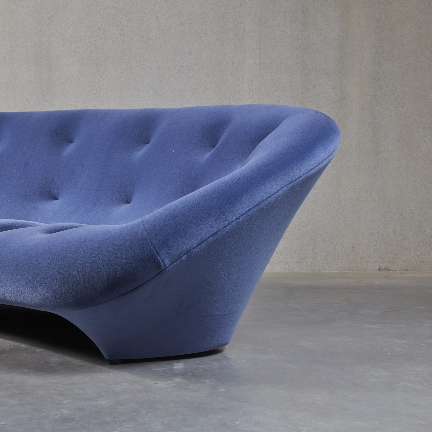 Ploum Sofa - Kasstoor | Sophisticated Amsterdam Living : Kasstoor ...