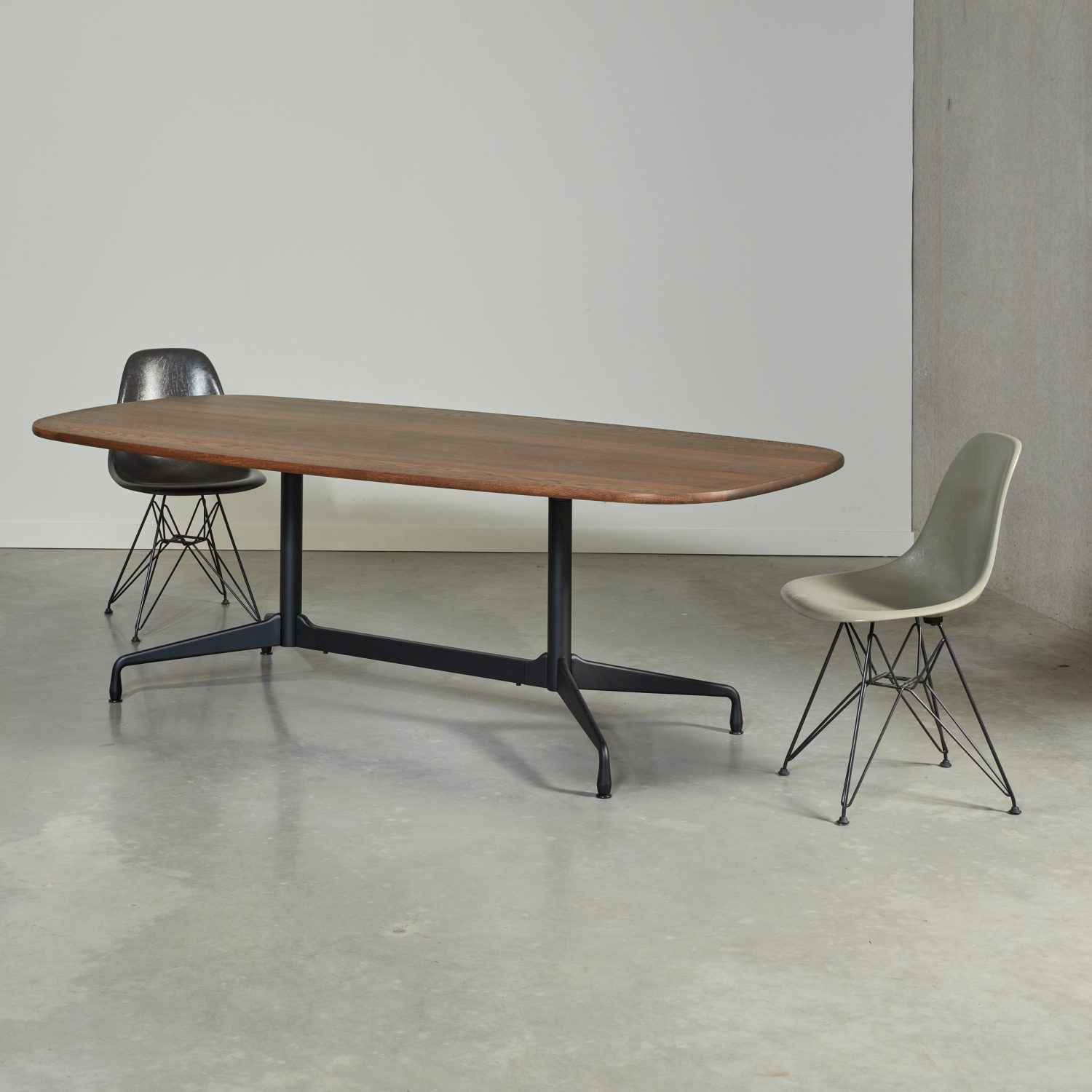 Eames table - Kasstoor | Sophisticated Amsterdam Living : Kasstoor ...