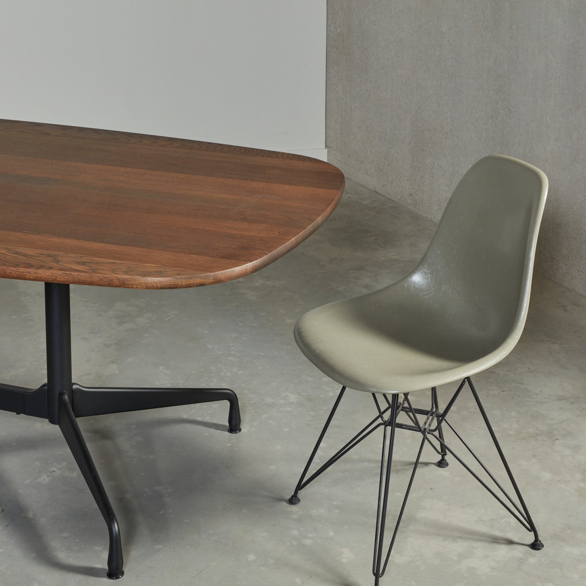 Eames table - Kasstoor | Sophisticated Amsterdam Living : Kasstoor ...