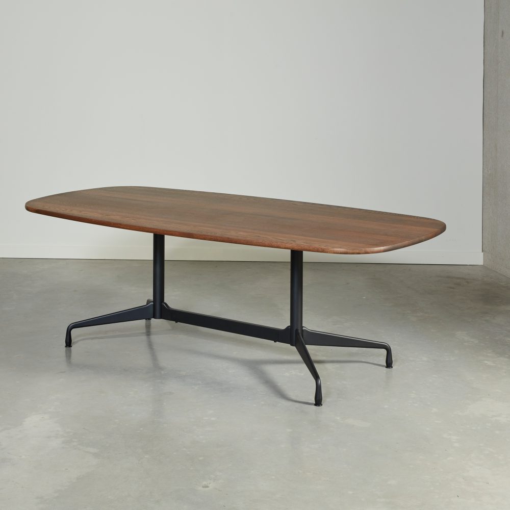 Eames table - Kasstoor | Sophisticated Amsterdam Living : Kasstoor ...