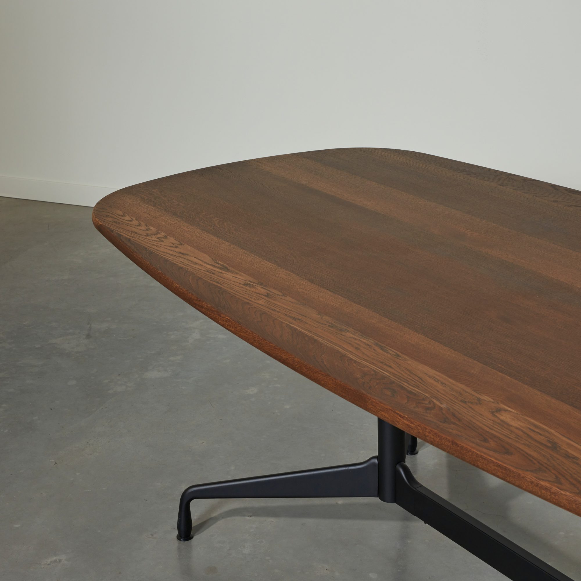 Eames table - Kasstoor | Sophisticated Amsterdam Living : Kasstoor ...