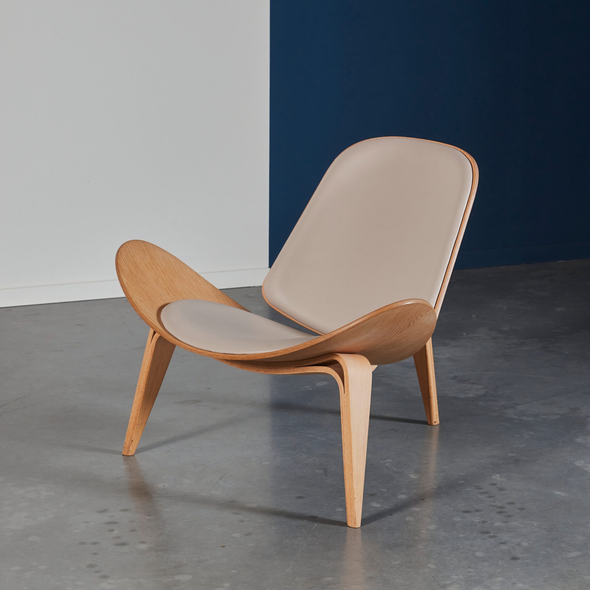 CH07 Shell Chair - Kasstoor | Sophisticated Amsterdam Living : Kasstoor ...