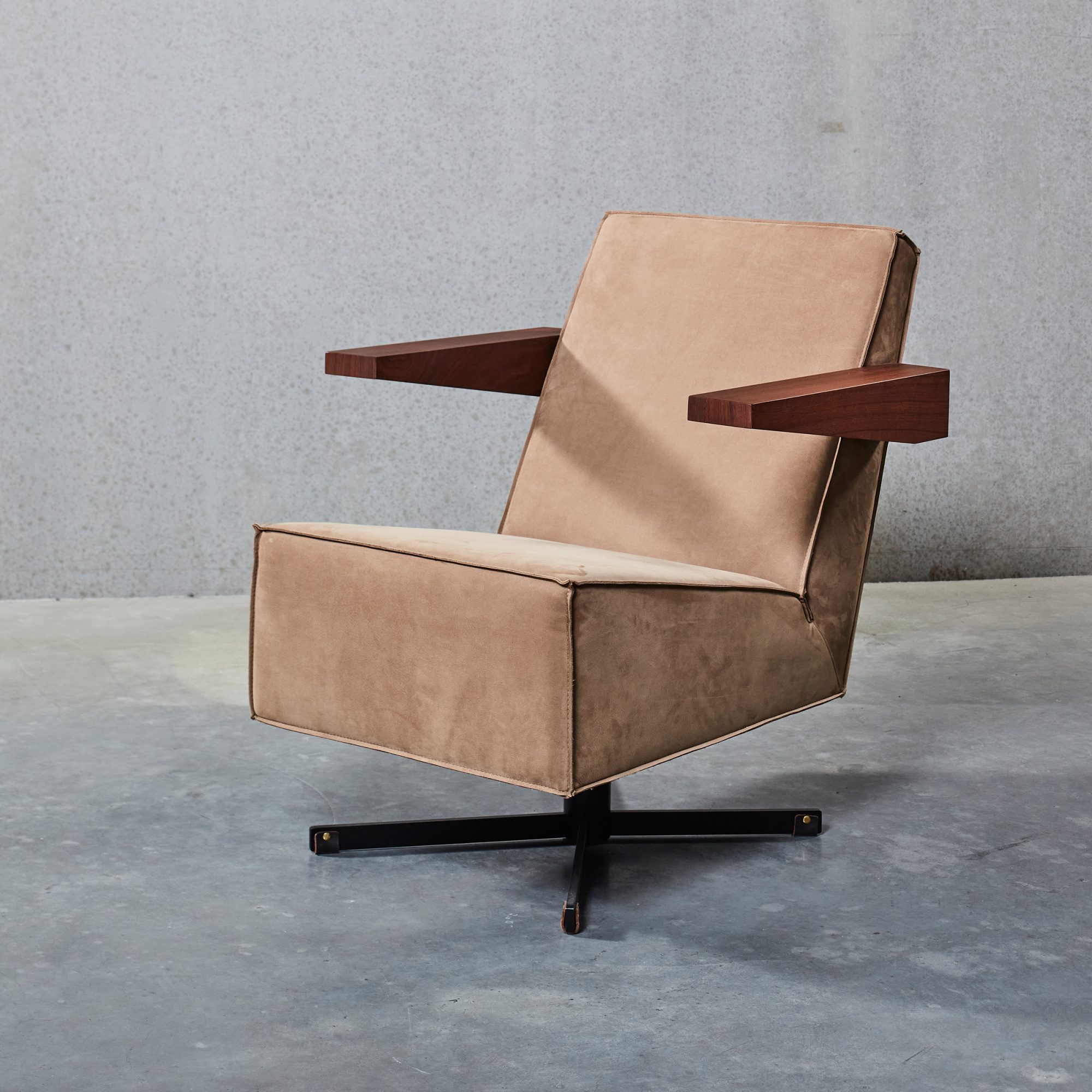 Press Room Chair : Kasstoor | Sophisticated Amsterdam Living