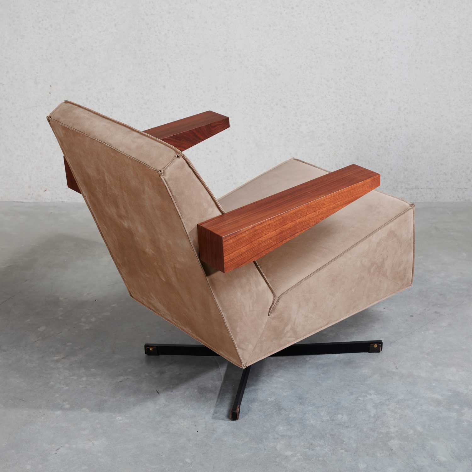 Press Room Chair - Kasstoor | Sophisticated Amsterdam Living : Kasstoor ...